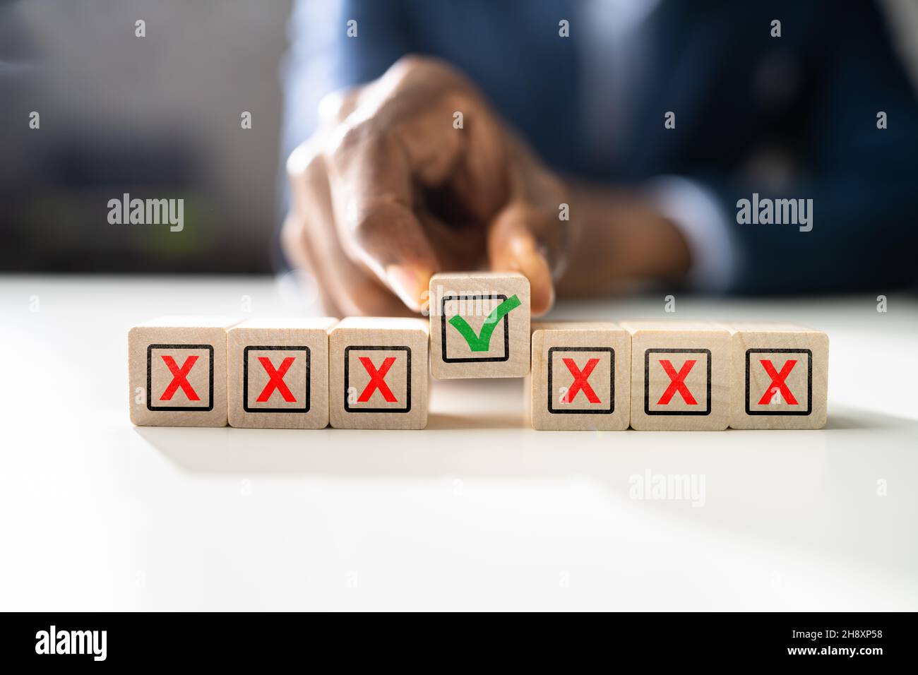 Check list hi-res stock photography and images - Alamy