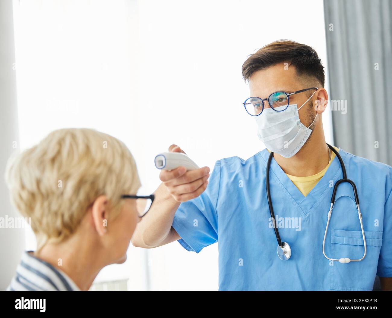virus nurse doctor thermometer digital temperature medical senior ...