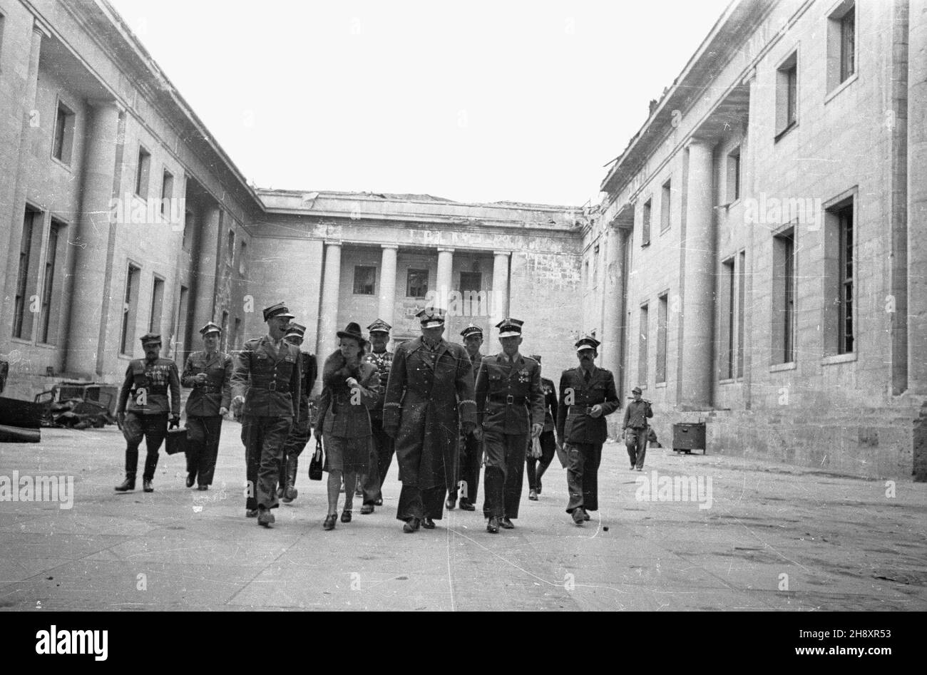 Berlin 1946 hi-res stock photography and images - Alamy