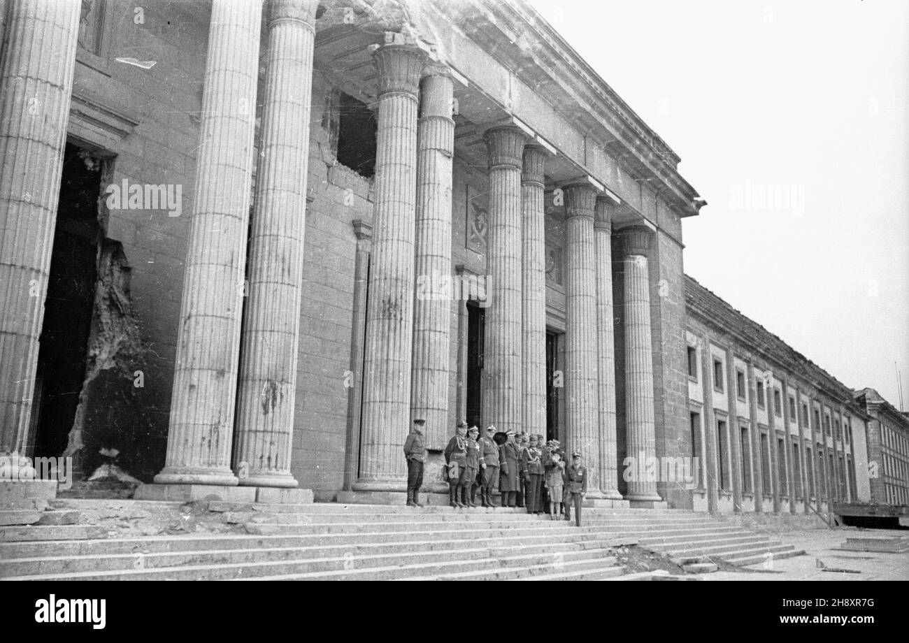Berlin 1946 hi-res stock photography and images - Alamy