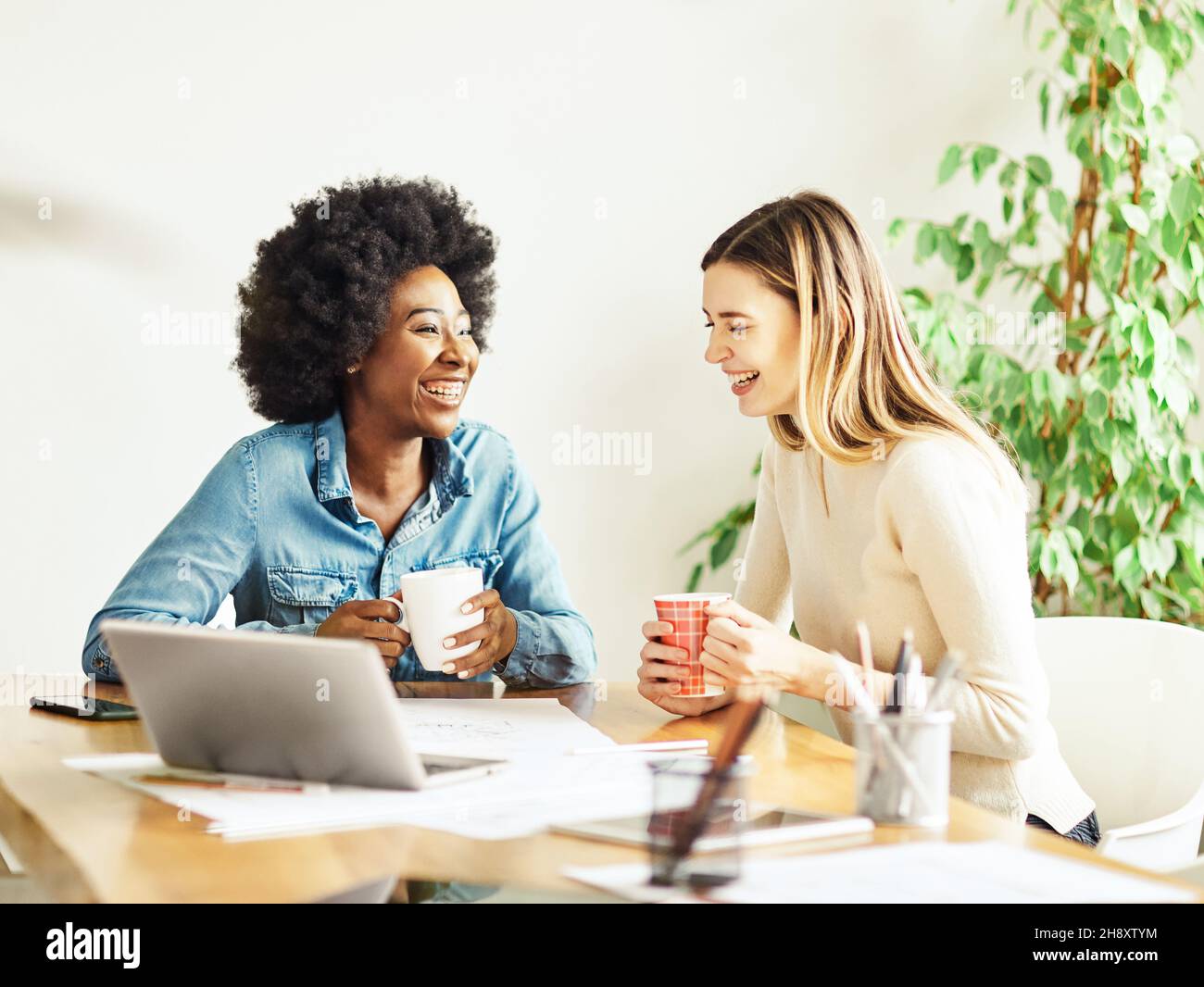 Happy colleague hi-res stock photography and images - Alamy