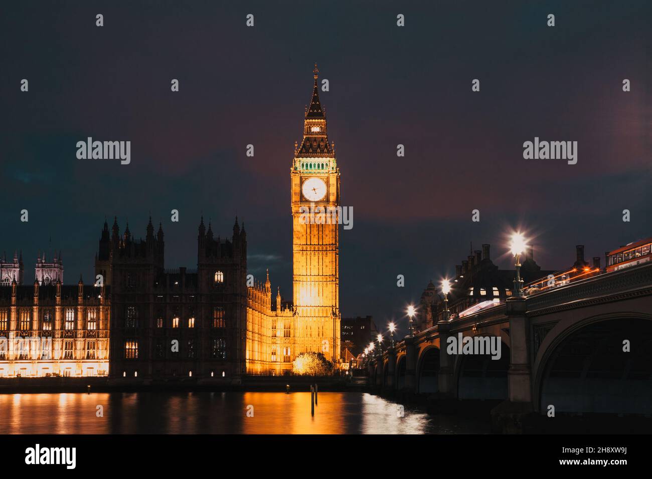 night time in London Big Ben and Westminster palace Stock Photo - Alamy