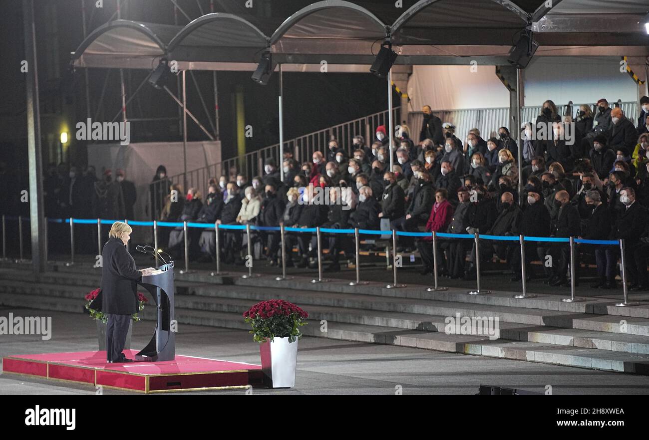 Berlin, Germany. 02nd Dec, 2021. Chancellor Angela Merkel (CDU ...