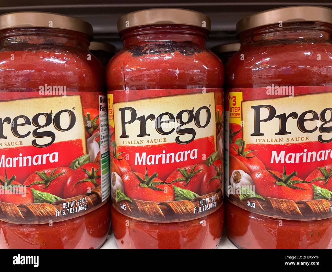 Columbia County, Ga USA - 12 01 21: Prego spaghetti sauce on a store ...