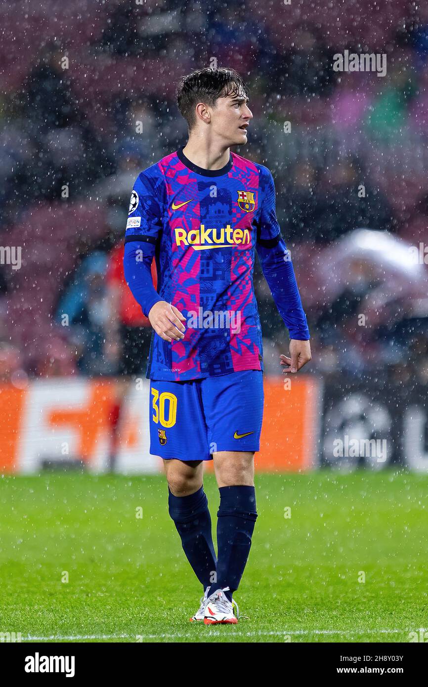 BARCELONA - NOV 23: Gavi in action during the Uefa Champions League ...