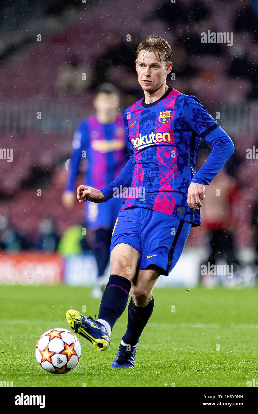 BARCELONA - NOV 23: Frenkie De Jong in action during the Uefa Champions ...