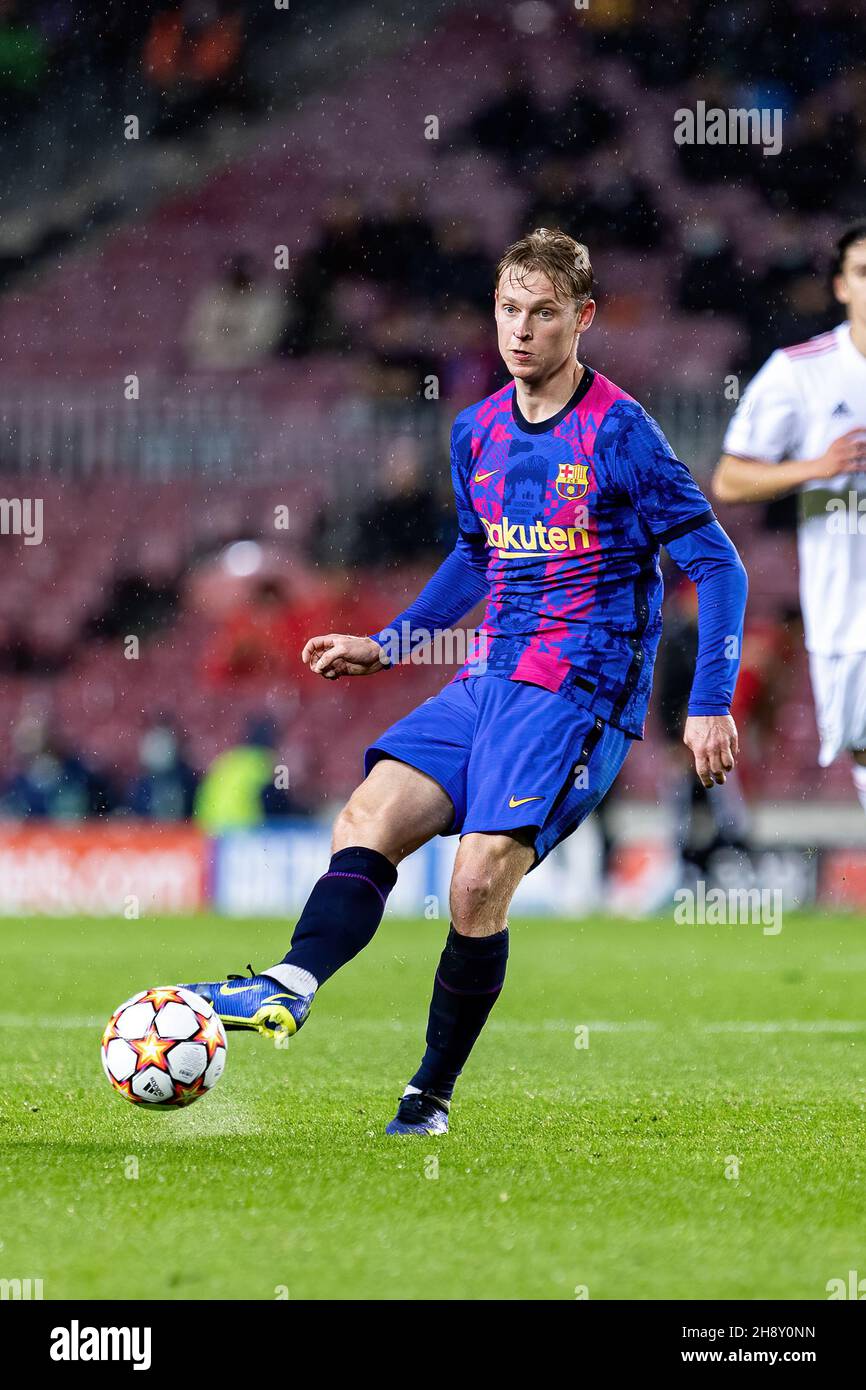 BARCELONA - NOV 23: Frenkie De Jong in action during the Uefa Champions ...