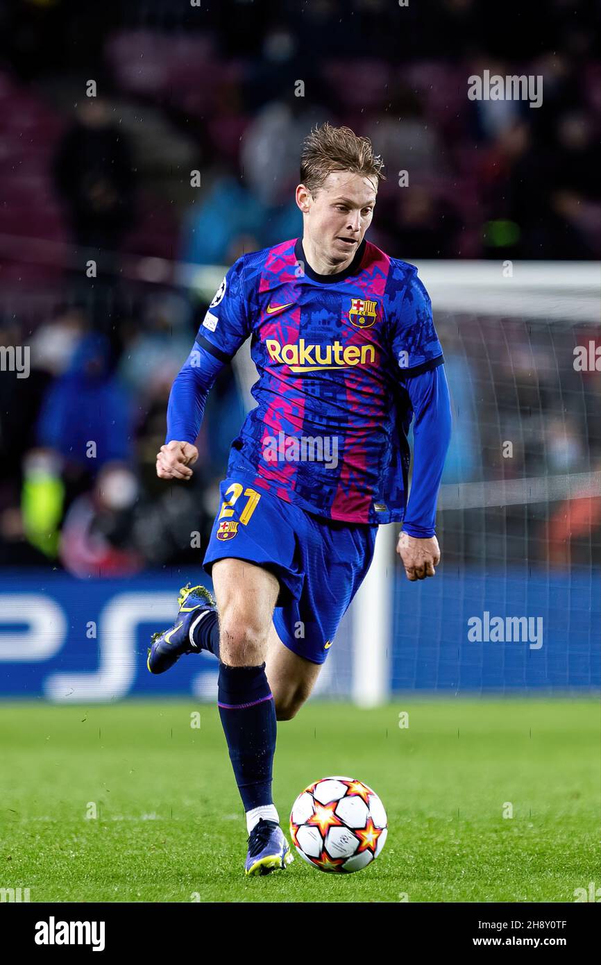 BARCELONA - NOV 23: Frenkie De Jong in action during the Uefa Champions ...
