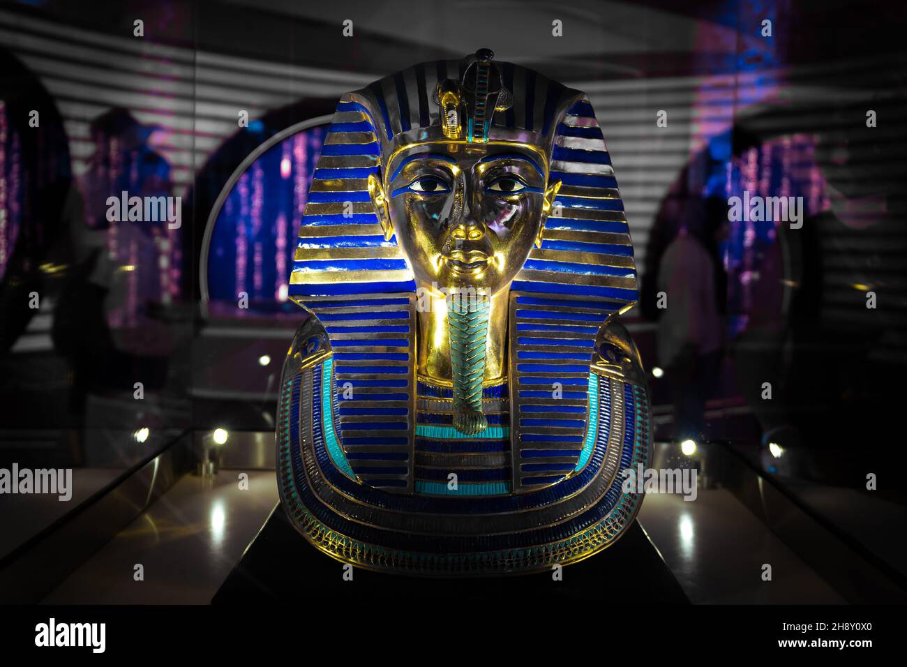 Dubai, UAE, 15.11.2021. Modern replica of the Golden Mask of King ...