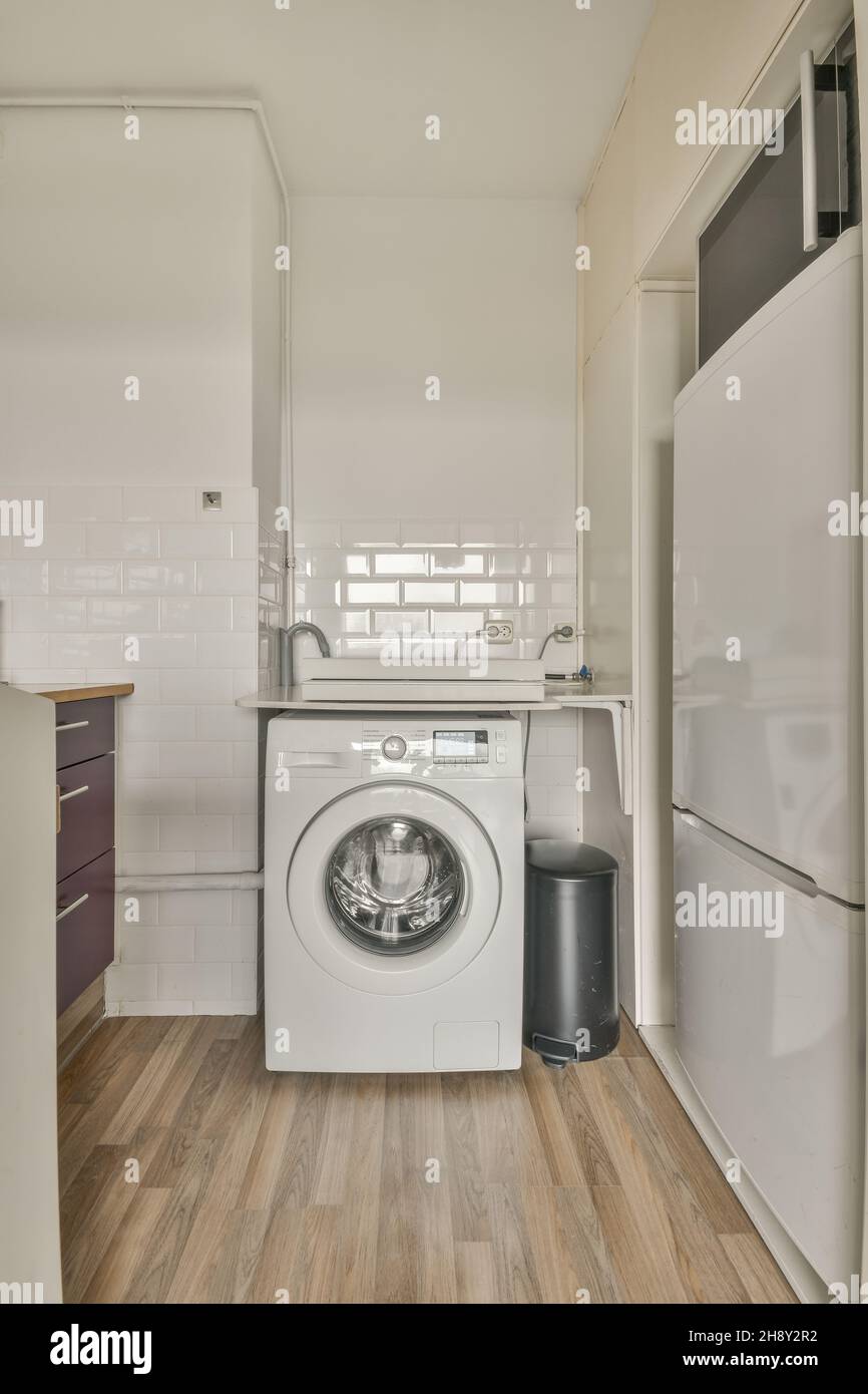 Apartment washing machine washer wash hi-res stock photography and ...