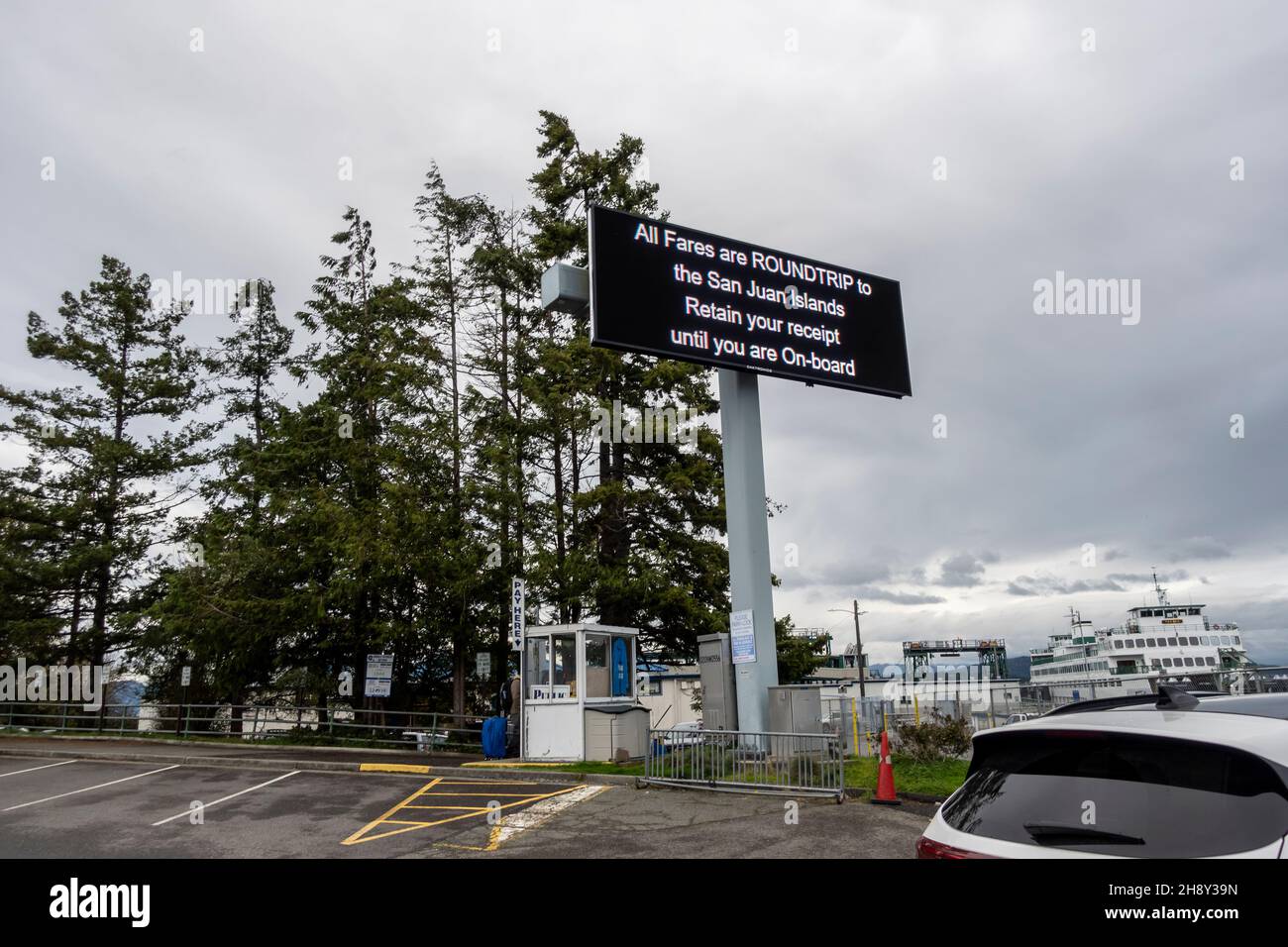 Washington state road sign hi-res stock photography and images - Alamy