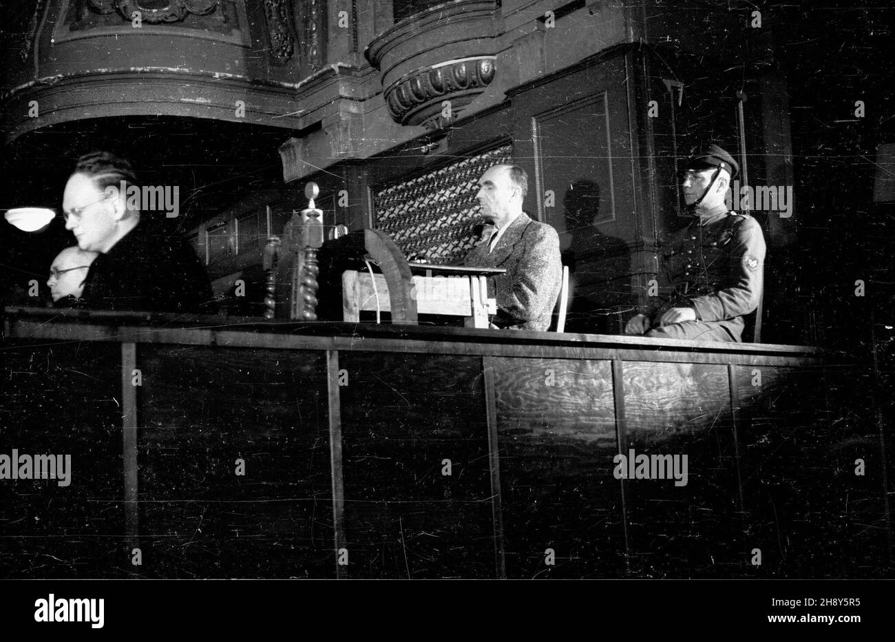 Poznañ, 1946-06-21. W auli Uniwersytetu Adama Mickiewicza rozpocz¹³ siê ...