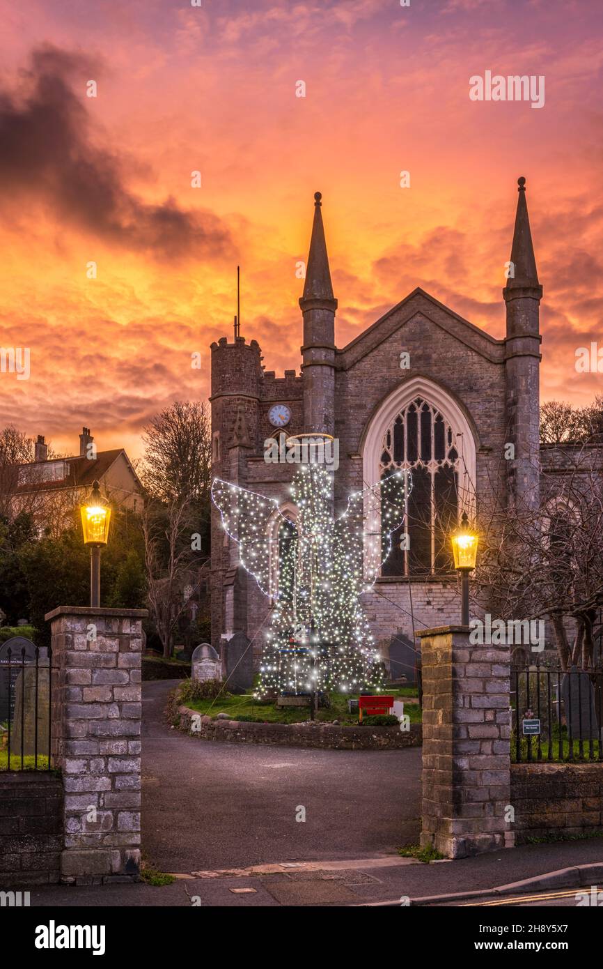 Appledore, North Devon, UK. 2nd Dec, 2021. After a chilly but dry day ...