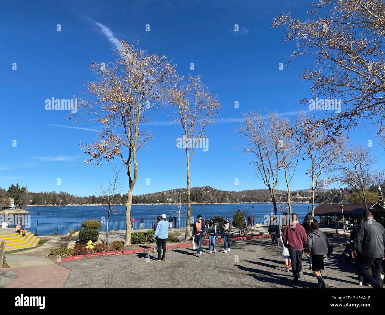 Lake Arrowhead, California, USA. 2nd Dec, 2021. Clear blue sky over ...