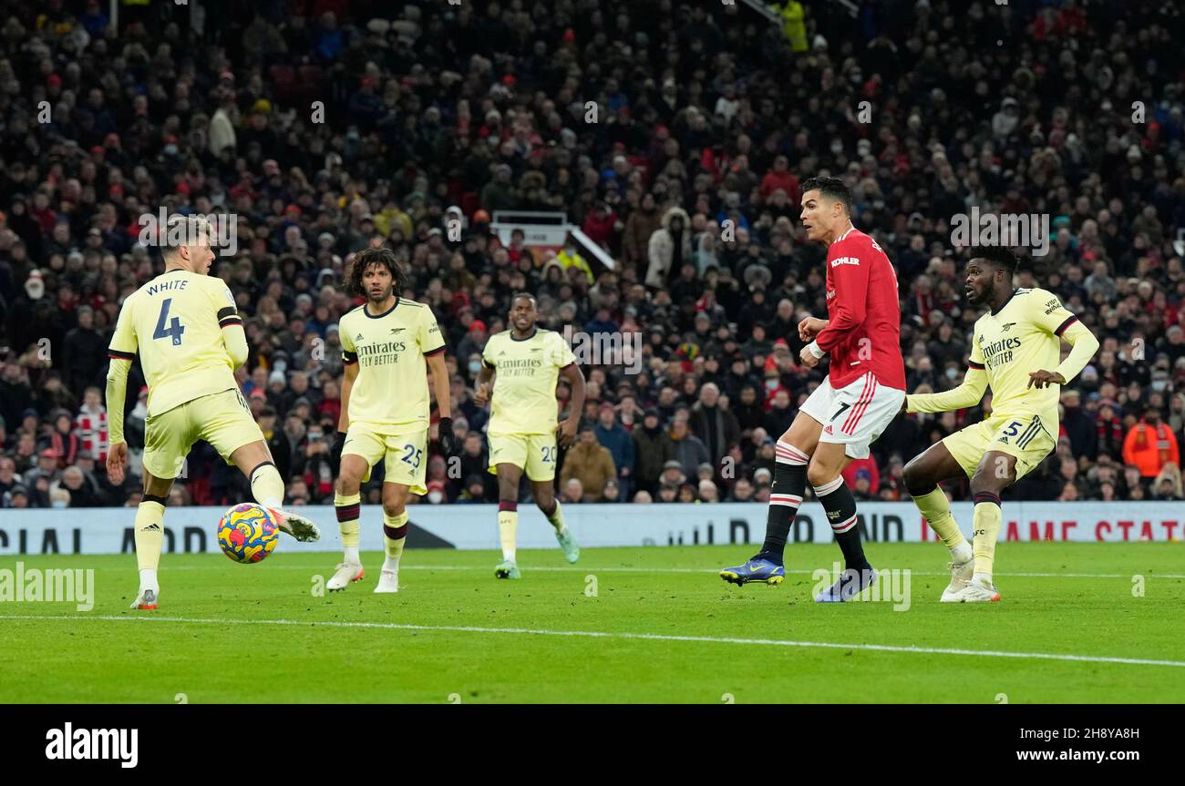 Ronaldo old trafford goal premier hi-res stock photography and images ...