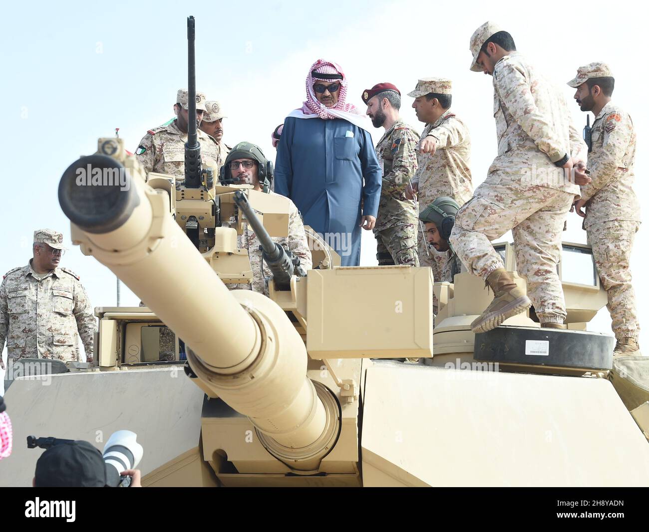 Kuwaiti land forces hi-res stock photography and images - Alamy