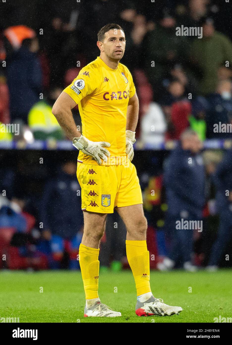 London, UK. 27th Nov, 2021. Aston Villa goalkeeper Emiliano Martinez ...