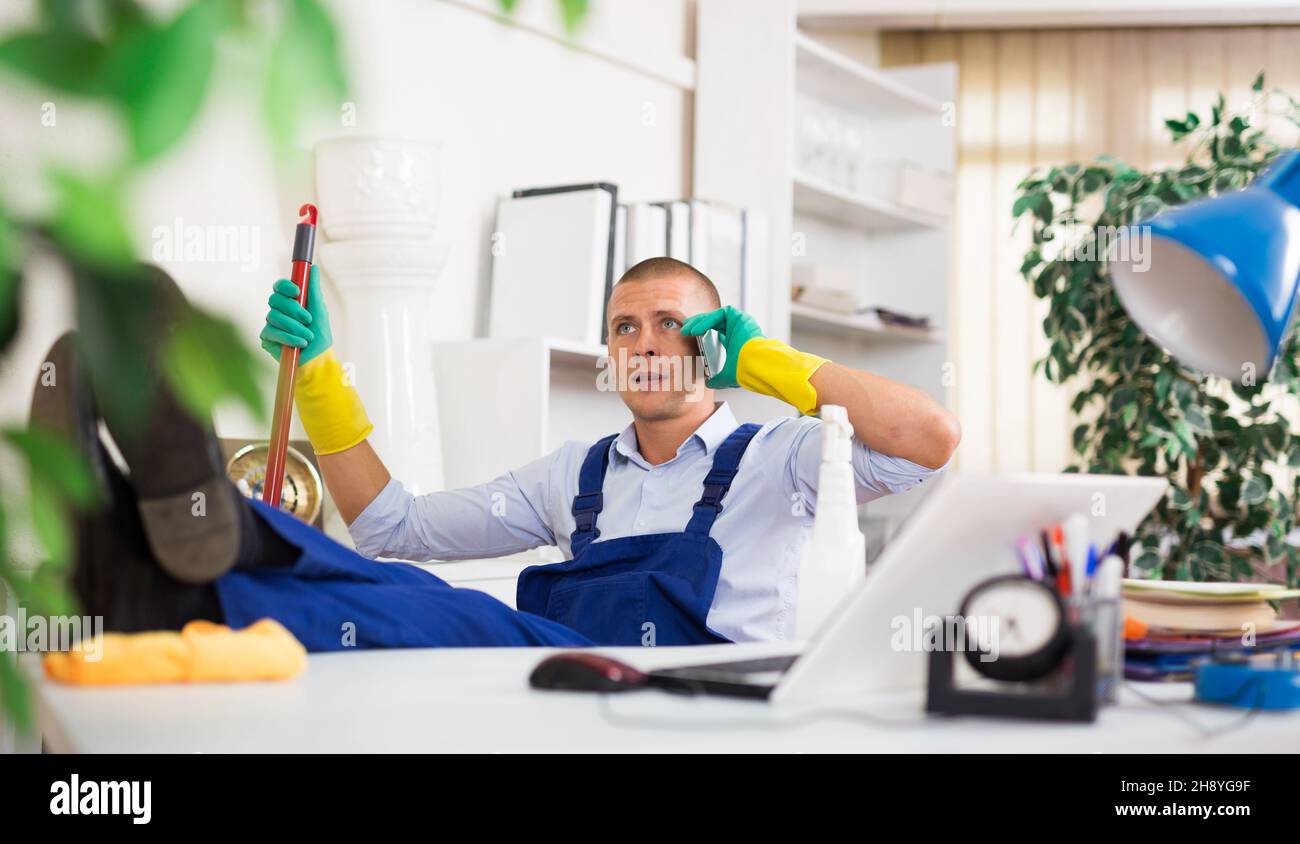 Shirks hi-res stock photography and images - Alamy