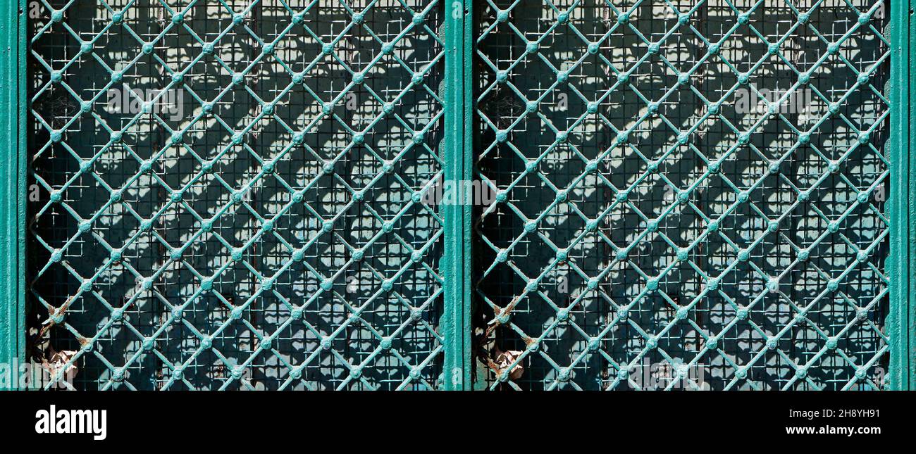 Green grid texture background Stock Photo - Alamy