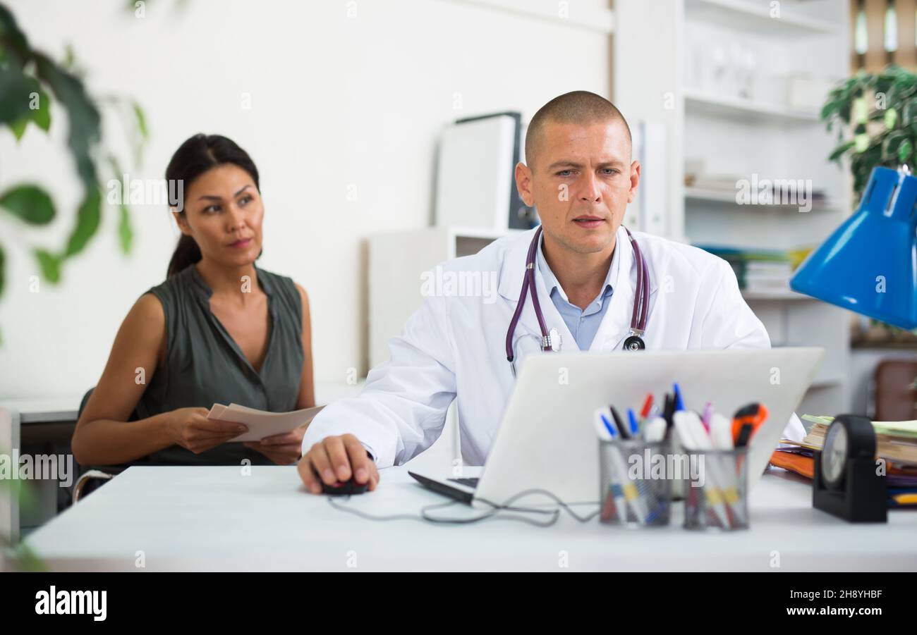 Patient complaint hi-res stock photography and images - Alamy