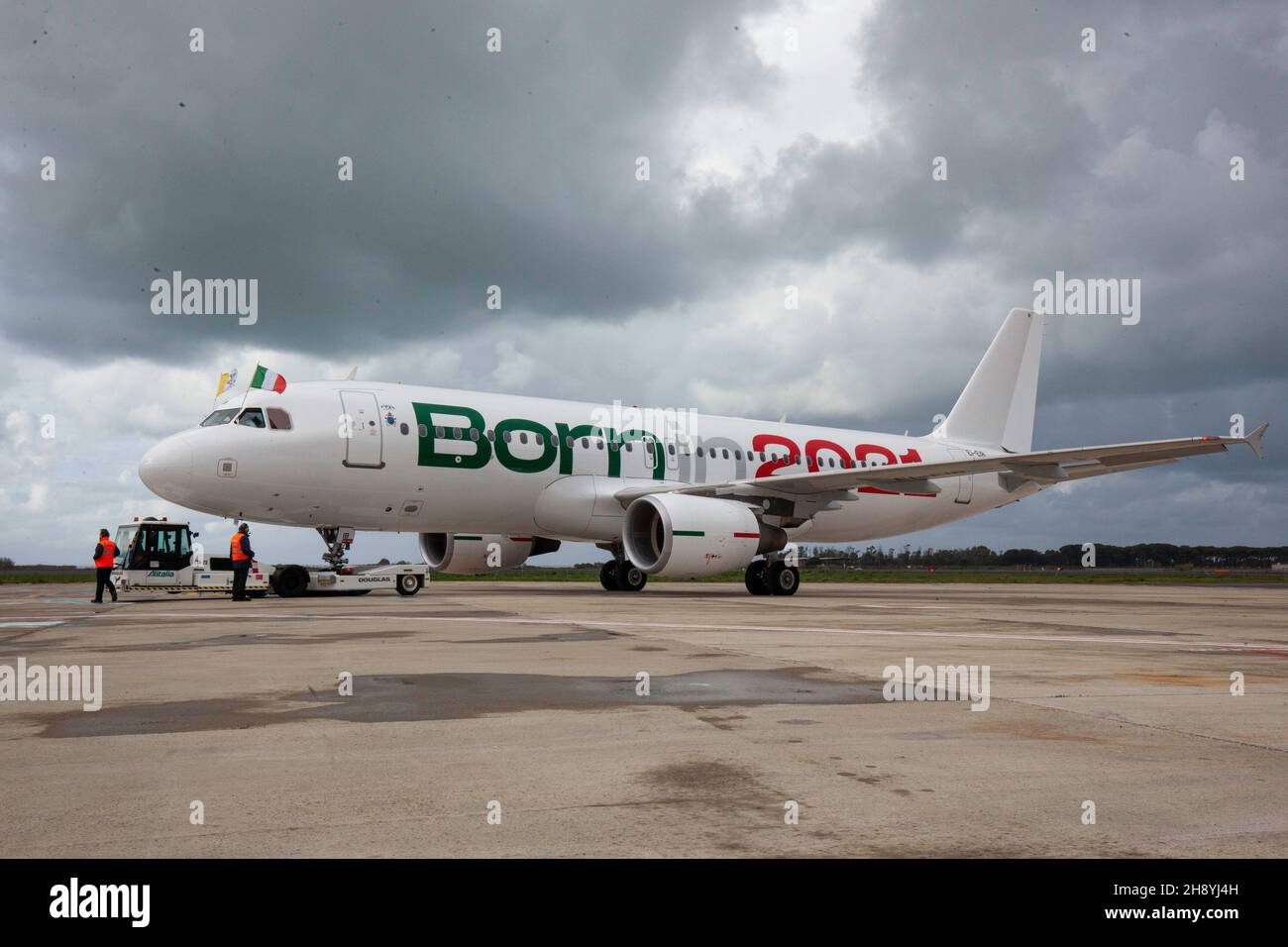 The aircraft of the new Italian airline 'ITA Airways' bears the writing ...
