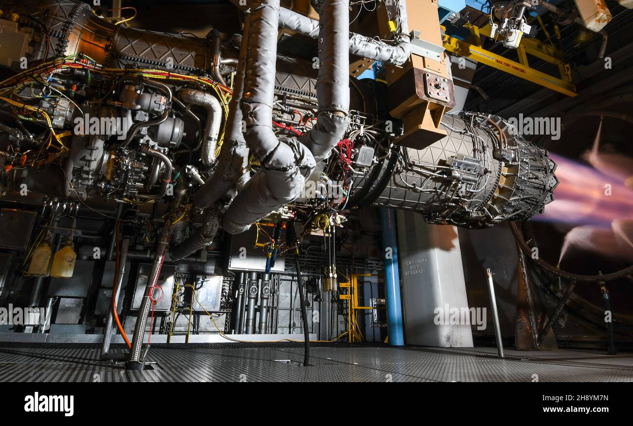 A Pratt & Whitney F135 engine undergoes accelerated mission testing in ...