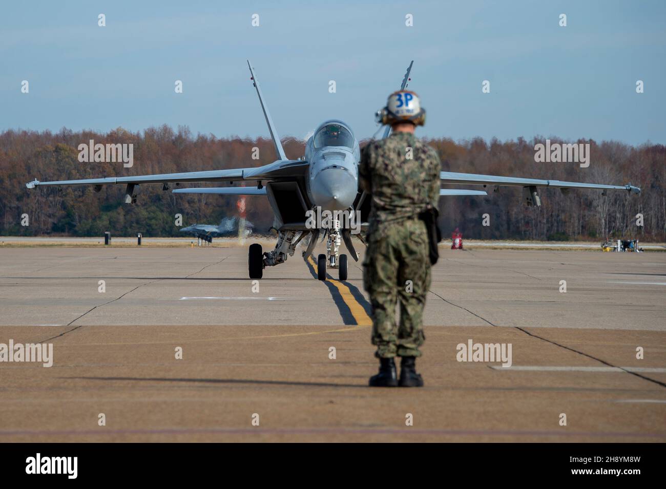 211202-N-CJ362-1102 VIRGINIA BEACH, Va. (December 2, 2021) Cmdr. Erin E ...
