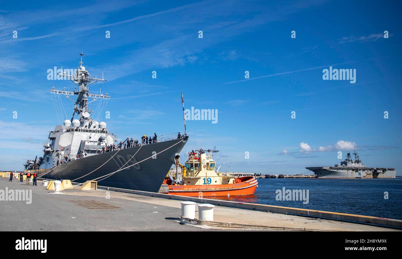211201-N-KY668-1165 NAVAL STATION MAYPORT, Fla. - (Dec. 1, 2021) – The ...