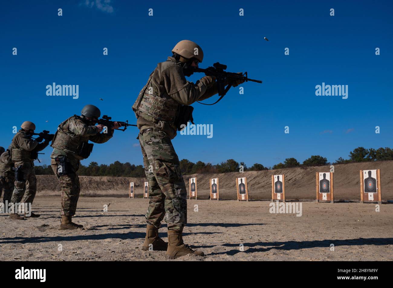 Field craft hostile hi-res stock photography and images - Alamy