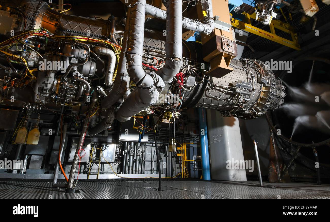 A Pratt & Whitney F135 engine undergoes accelerated mission testing in ...