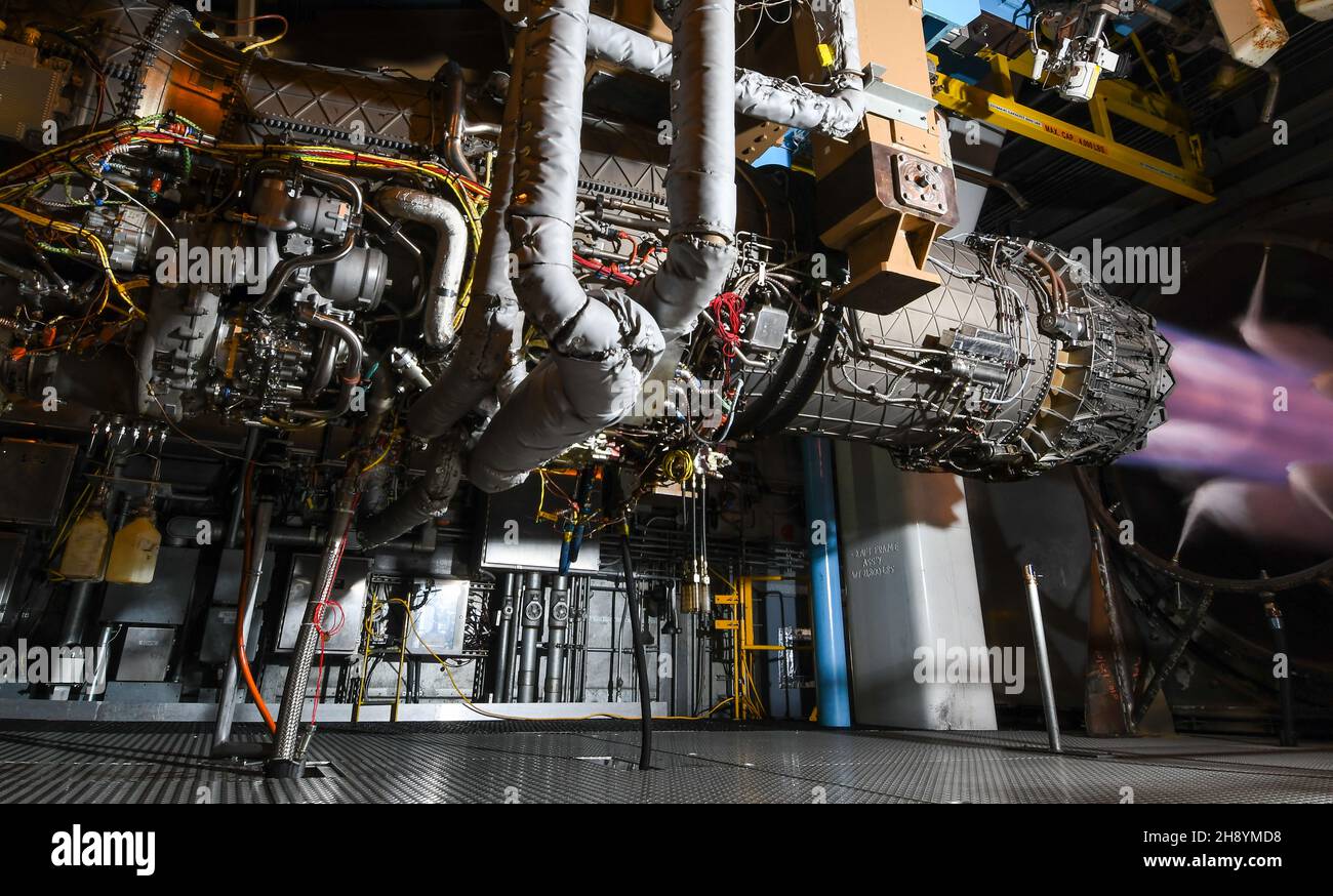 A Pratt & Whitney F135 engine undergoes accelerated mission testing in ...
