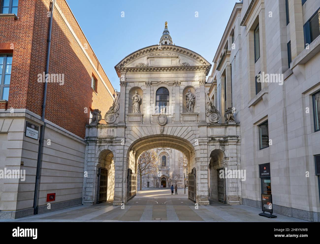 temple bar monument at paternoster square Stock Photo - Alamy