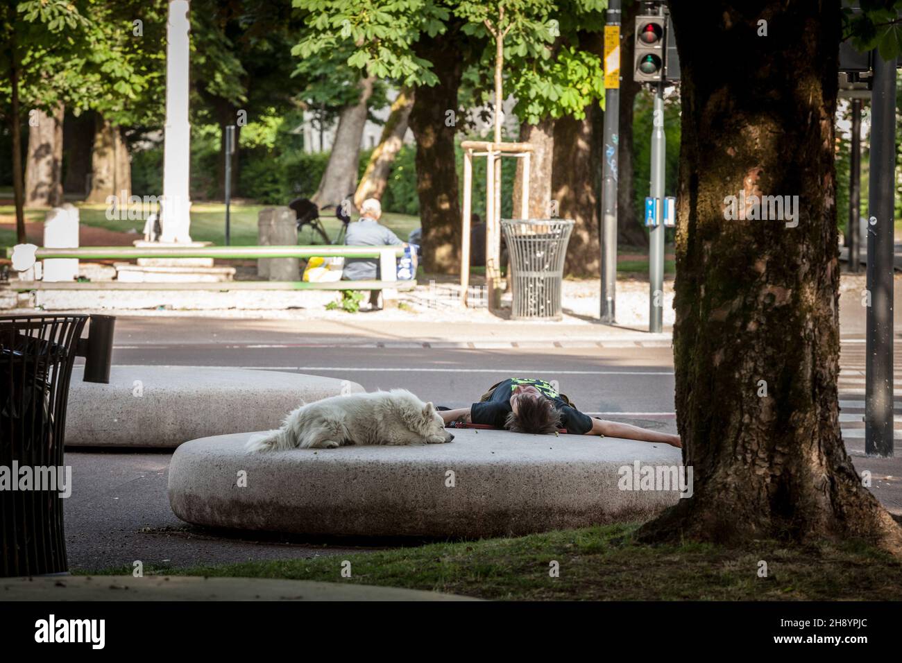 Sleeping in a park hi-res stock photography and images - Alamy