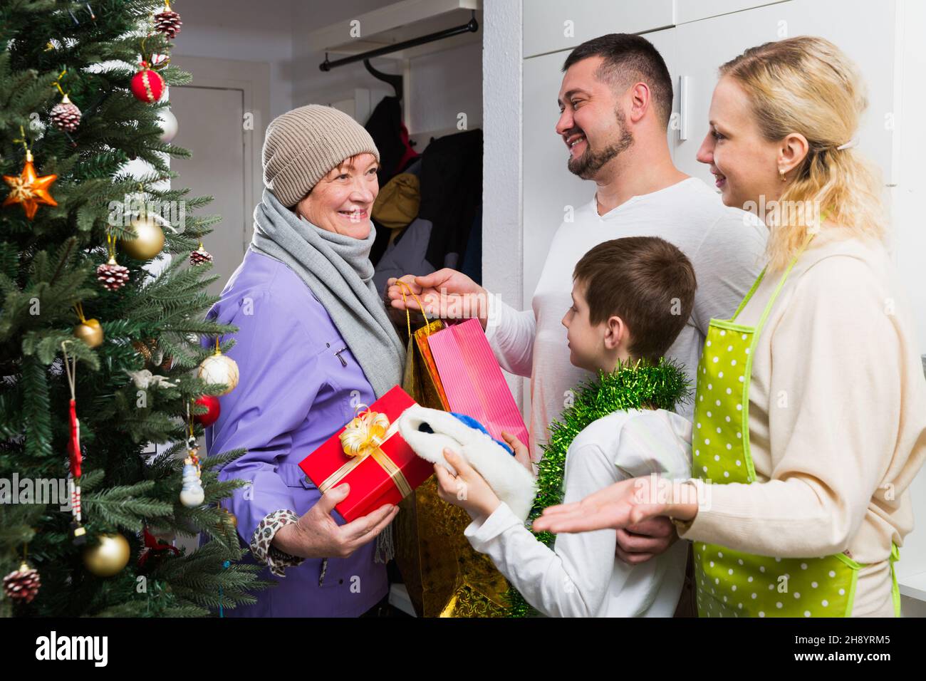 Visit grandma hi-res stock photography and images - Alamy