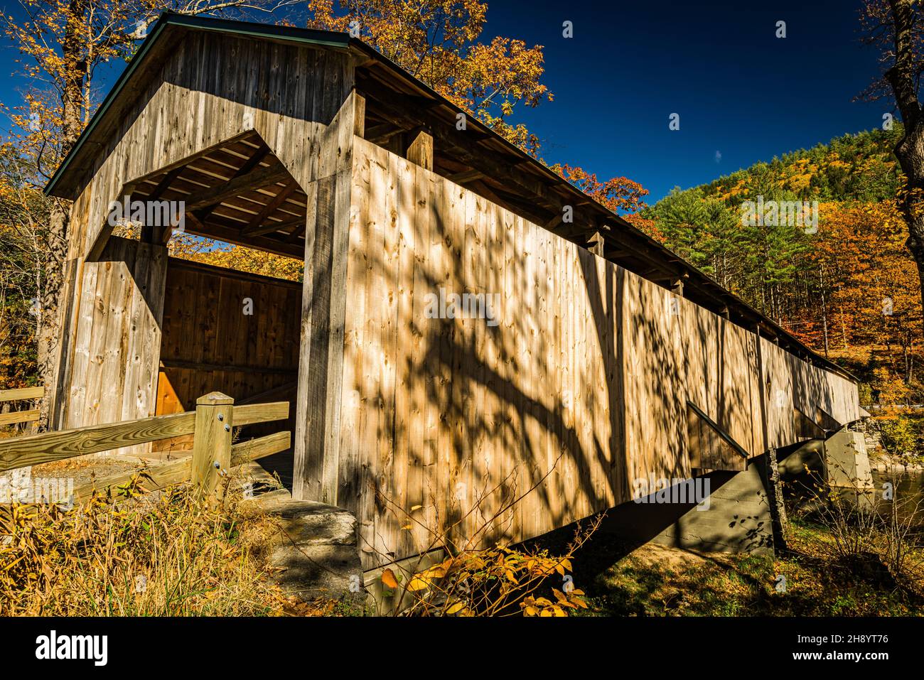 Town lattice truss hi-res stock photography and images - Alamy