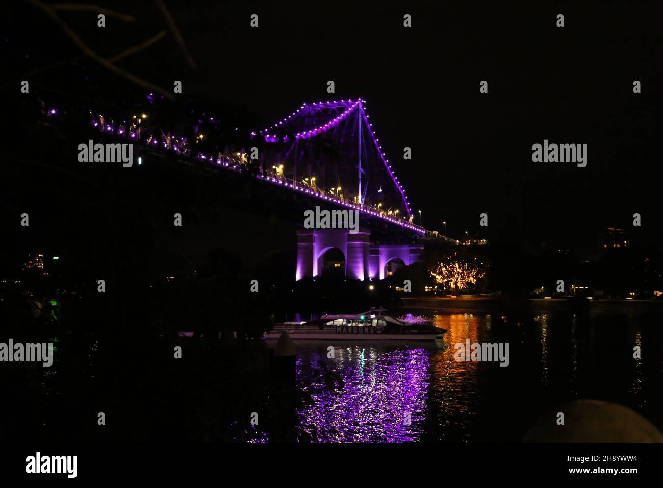 Brisbane Story Bridge at night Stock Photo - Alamy