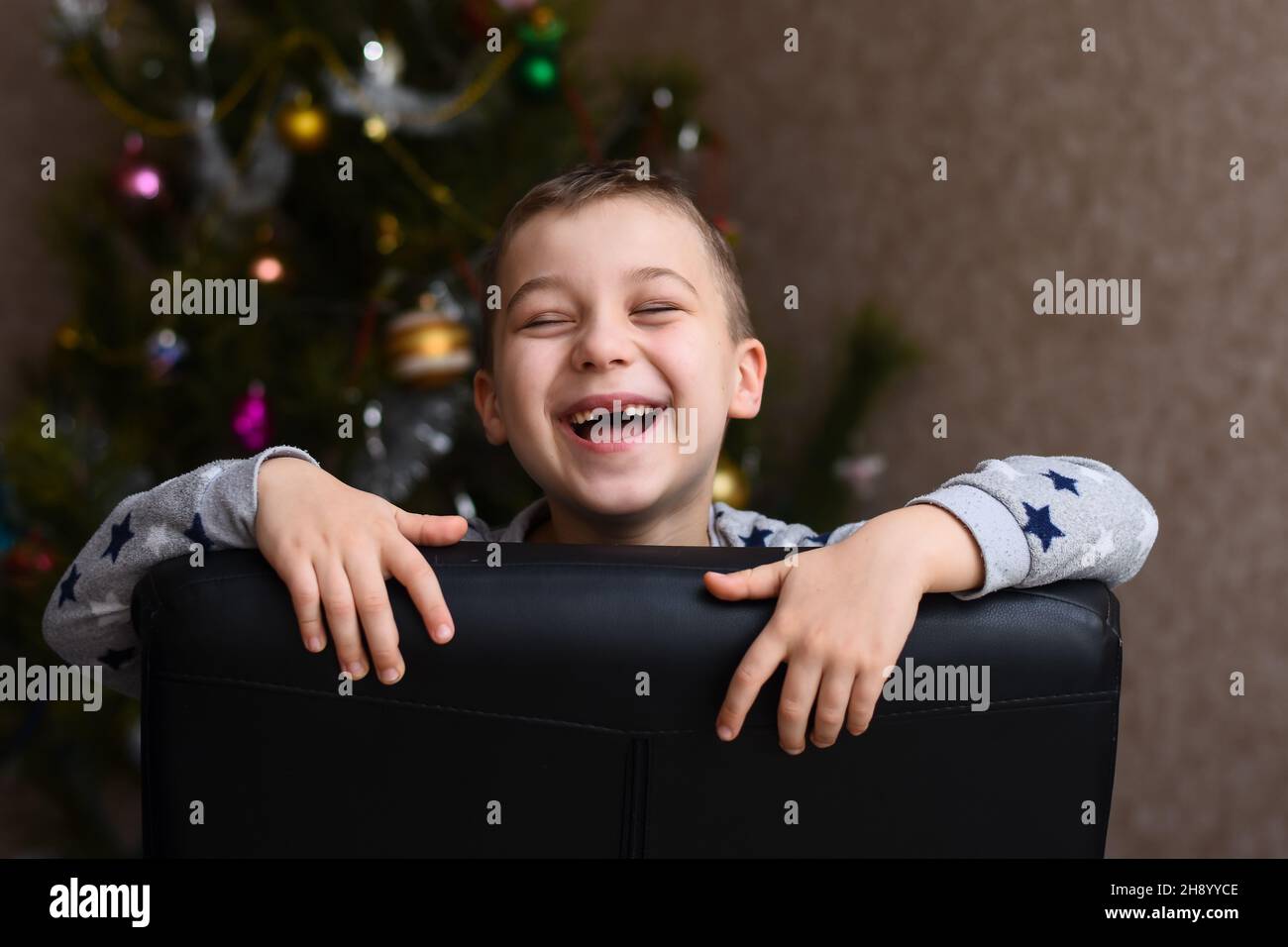 portrait of a happy little boy smiling Stock Photo - Alamy