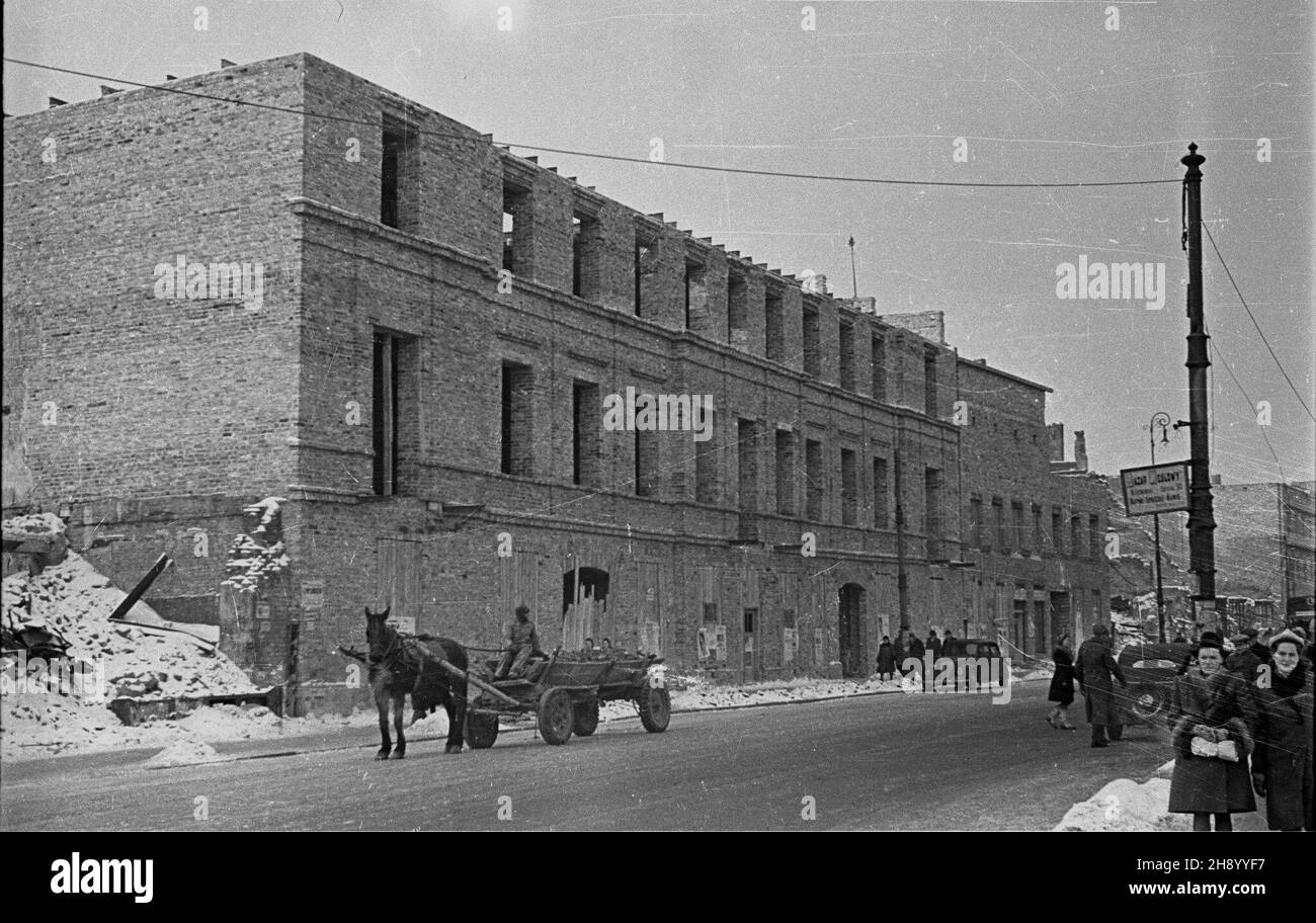 Warszawa, 1947-01. Odbudowa kamienic przy Nowym Œwiecie. bb/gr PAP ...