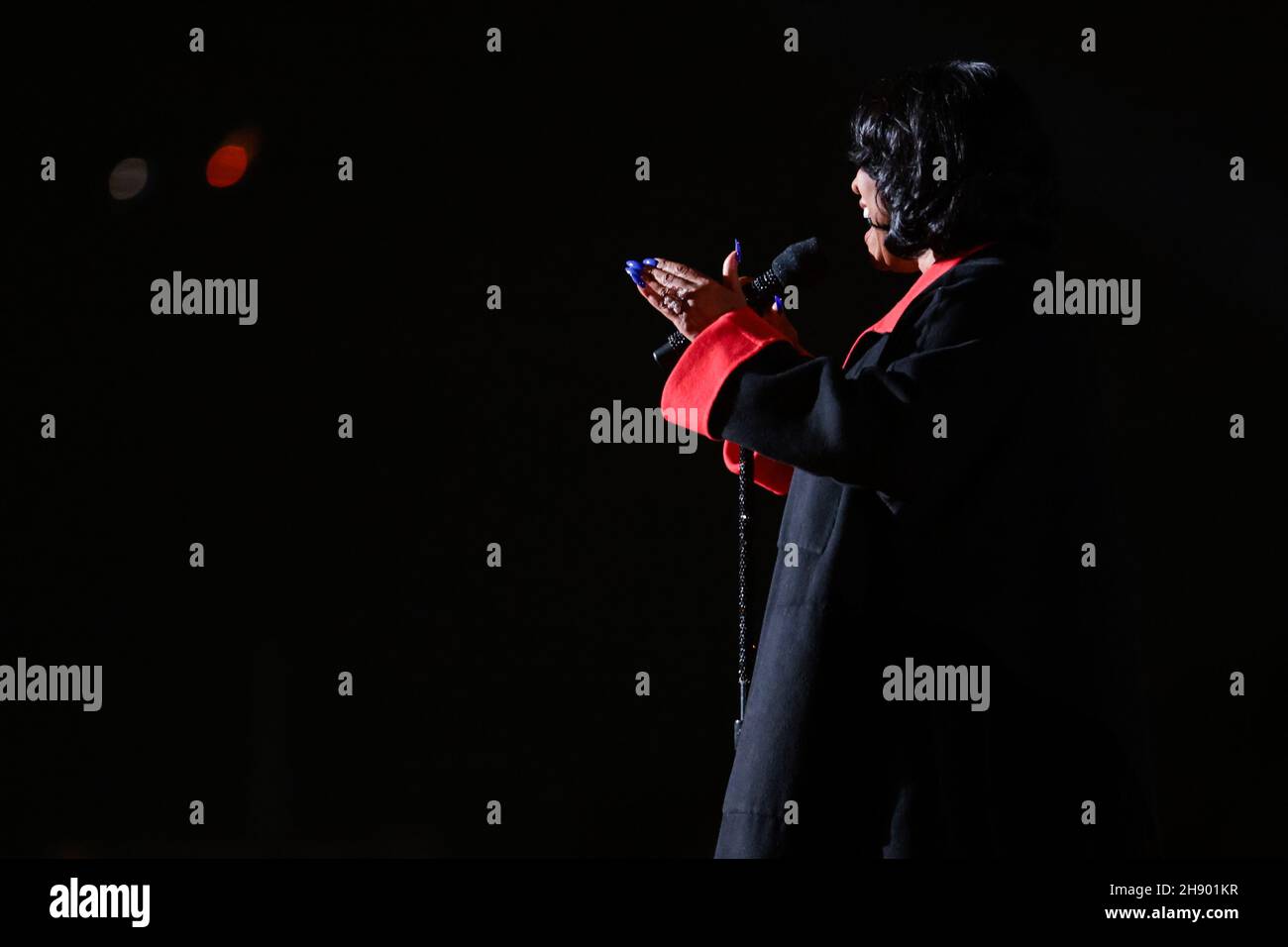 Patti LaBelle performs after the lighting of the National Christmas ...