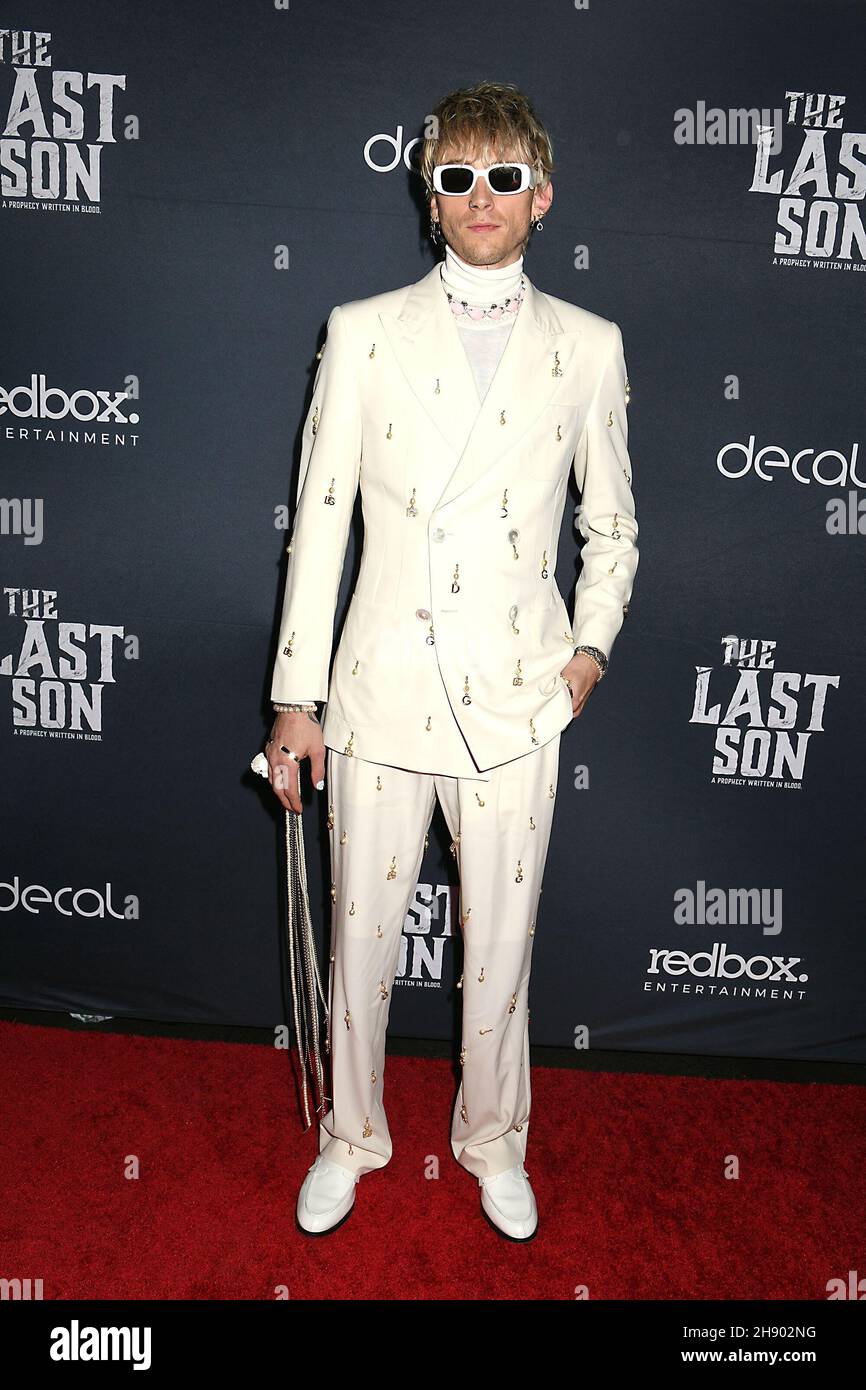 Colson baker aka machine gun kelly hi-res stock photography and images ...