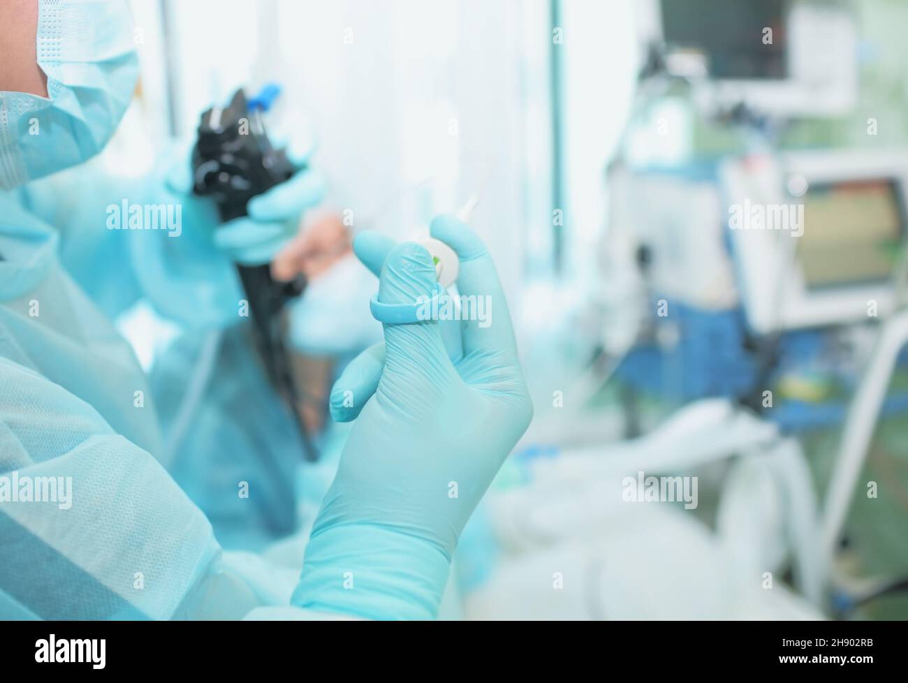 Endoscope in hand hi-res stock photography and images - Alamy