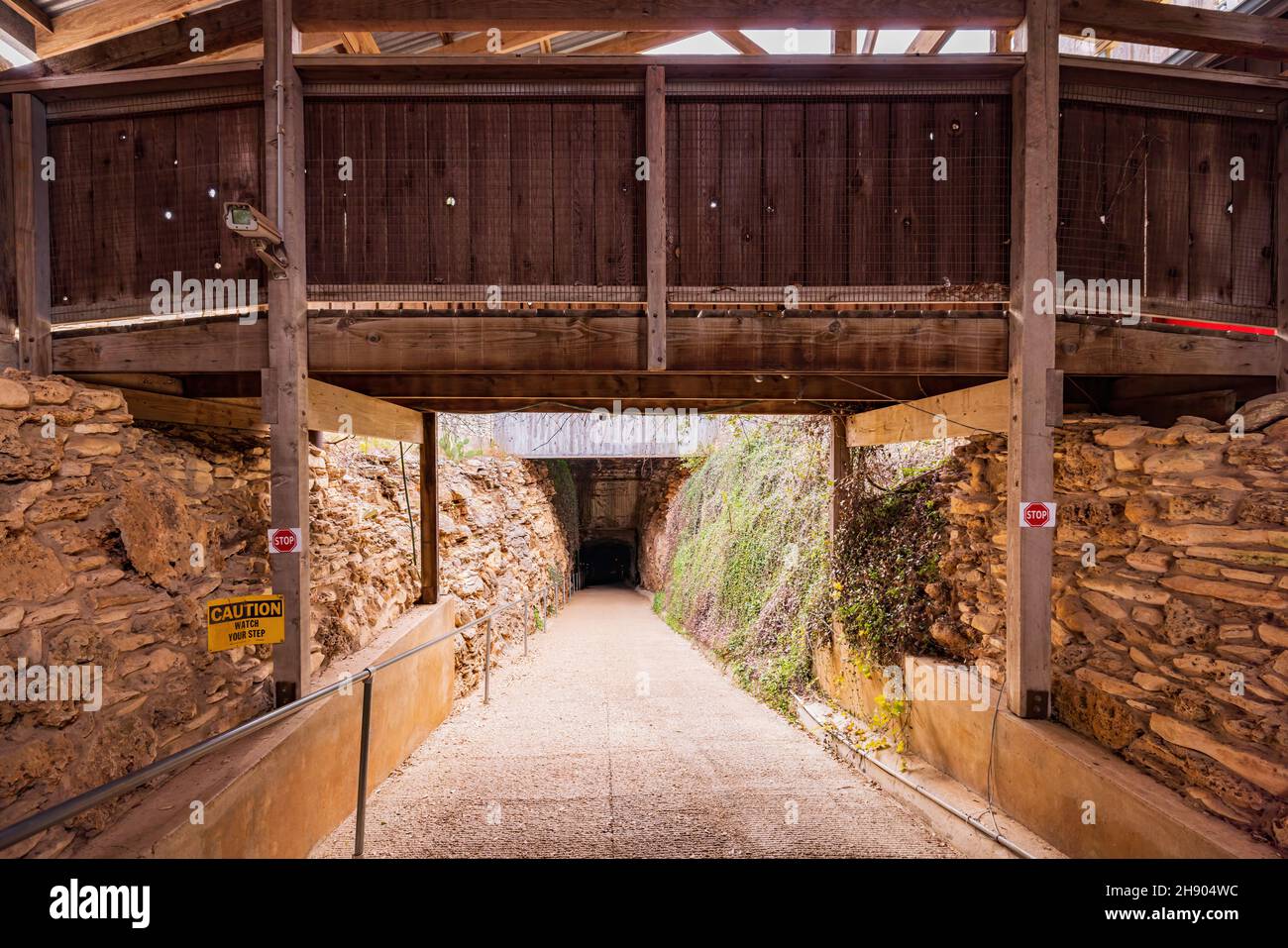 Texas cavern hi-res stock photography and images - Alamy