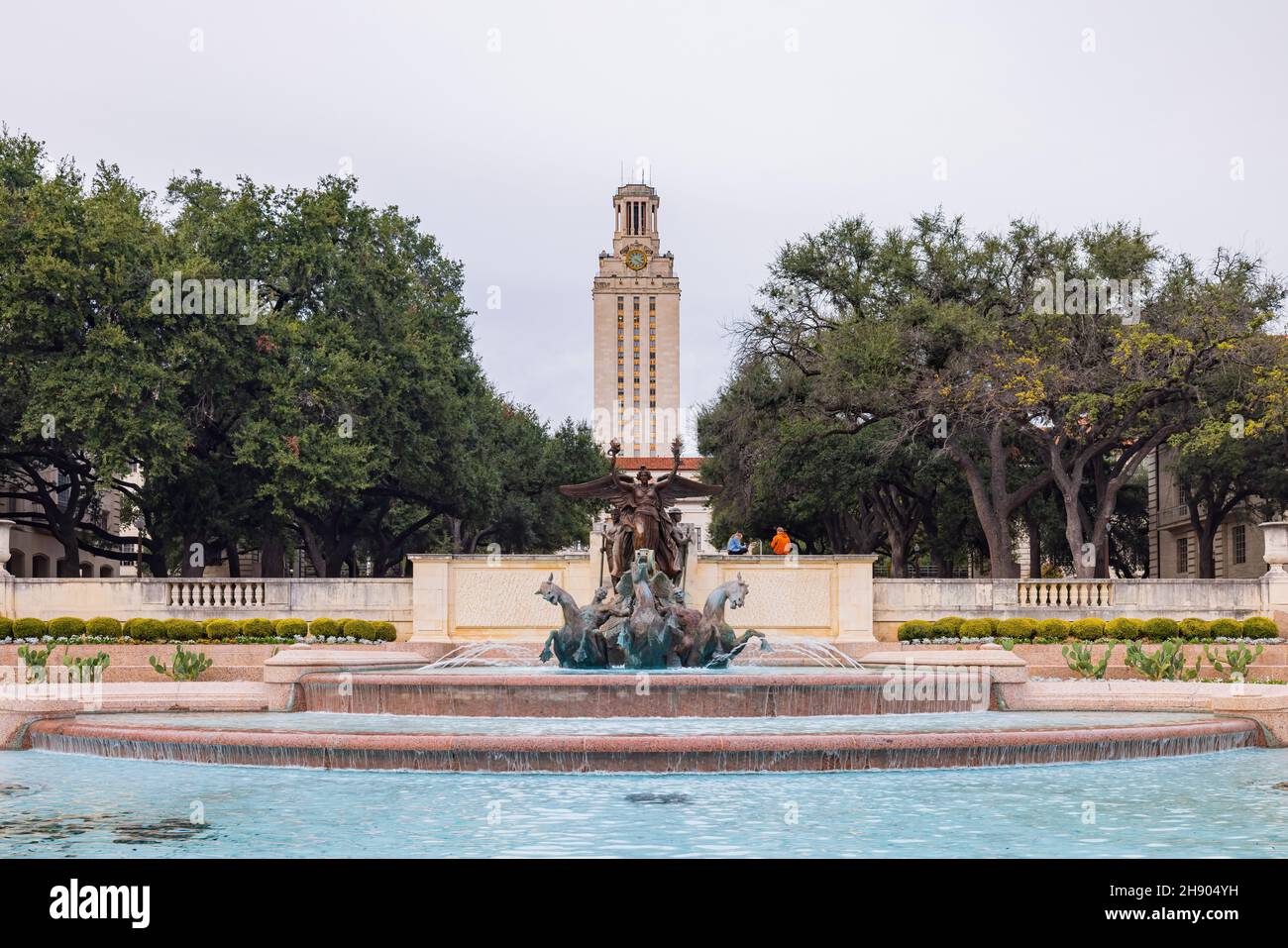 University texas austin littlefield fountain hi-res stock photography ...