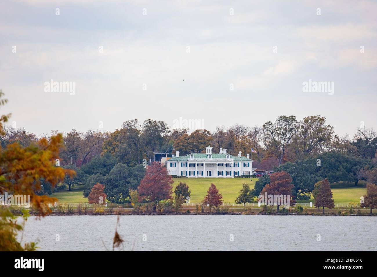 Beautiful house with fall color saw from the Dallas Arboretum and ...