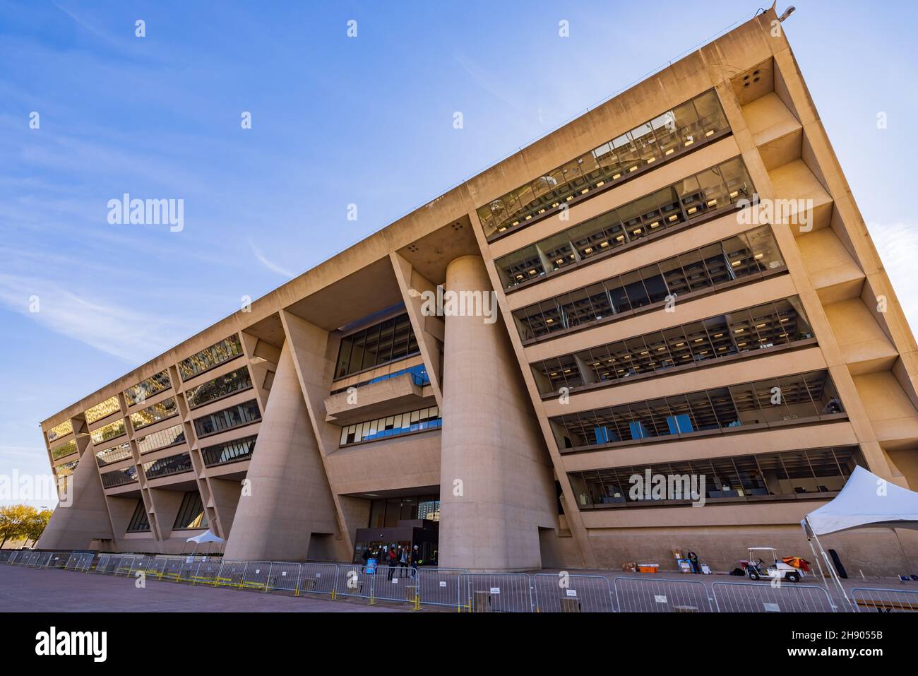 Dallas city hall building hi-res stock photography and images - Alamy