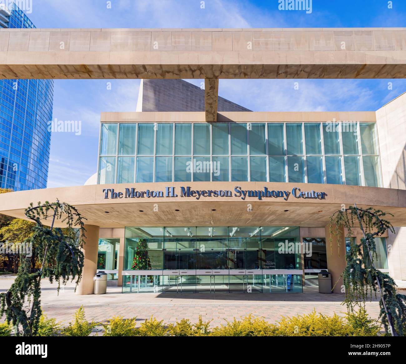 Dallas, NOV 25 2021, Sunny view of the Dallas Symphony Orchestra Stock ...