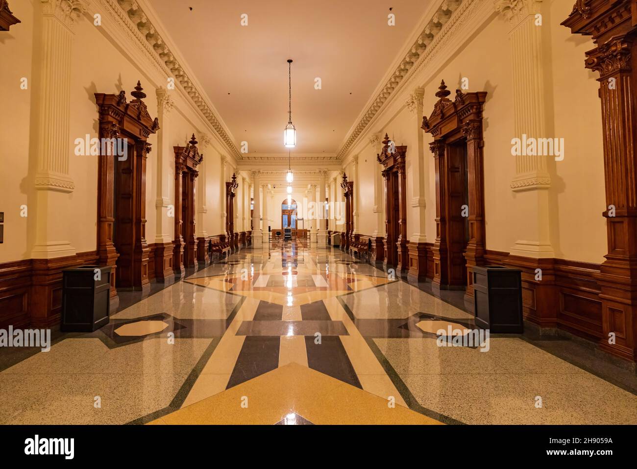 Austin capitol building 2021 hi-res stock photography and images - Alamy