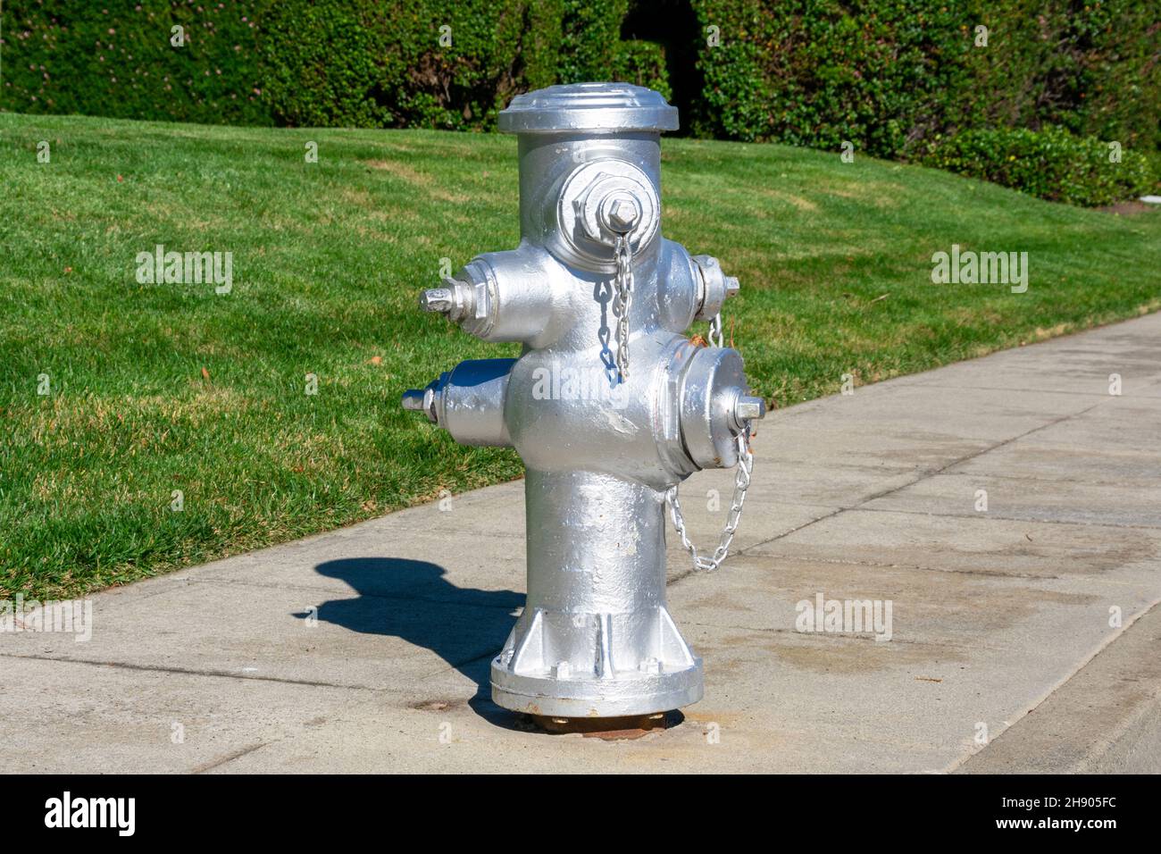Silver hydrant hi-res stock photography and images - Alamy
