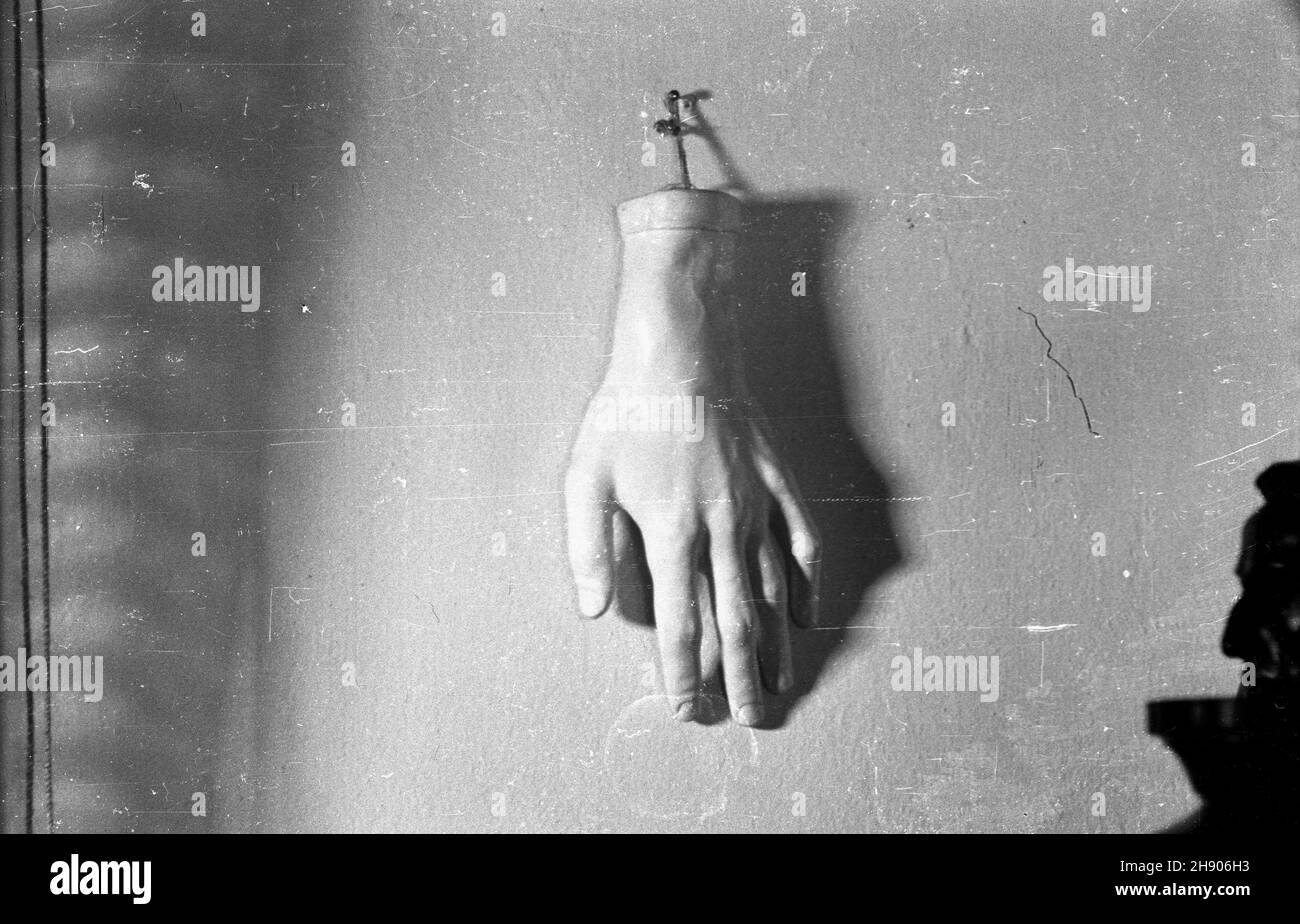 Left hand of fryderyk chopin hi-res stock photography and images - Alamy