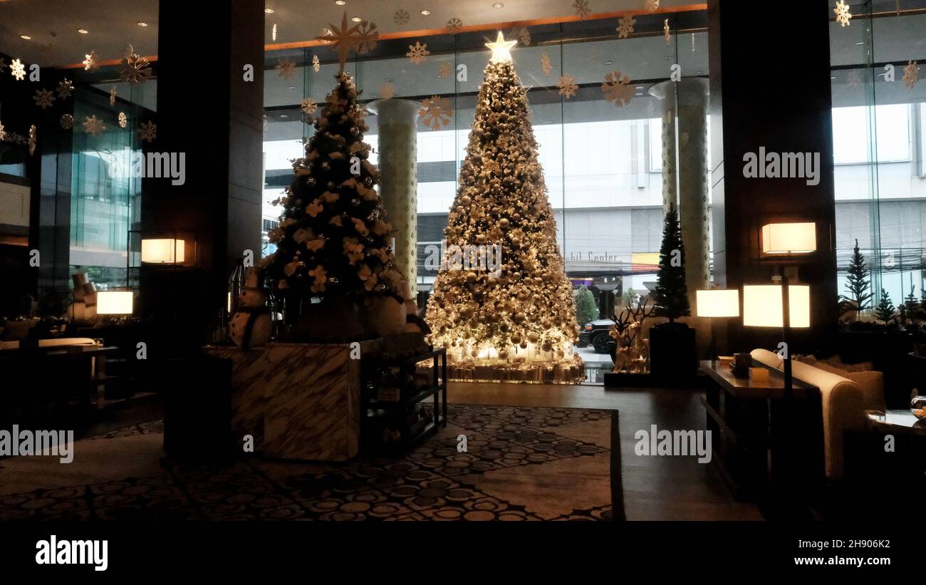JW Marriott Hotel Bangkok Lobby Season's Greetings Christmas ...